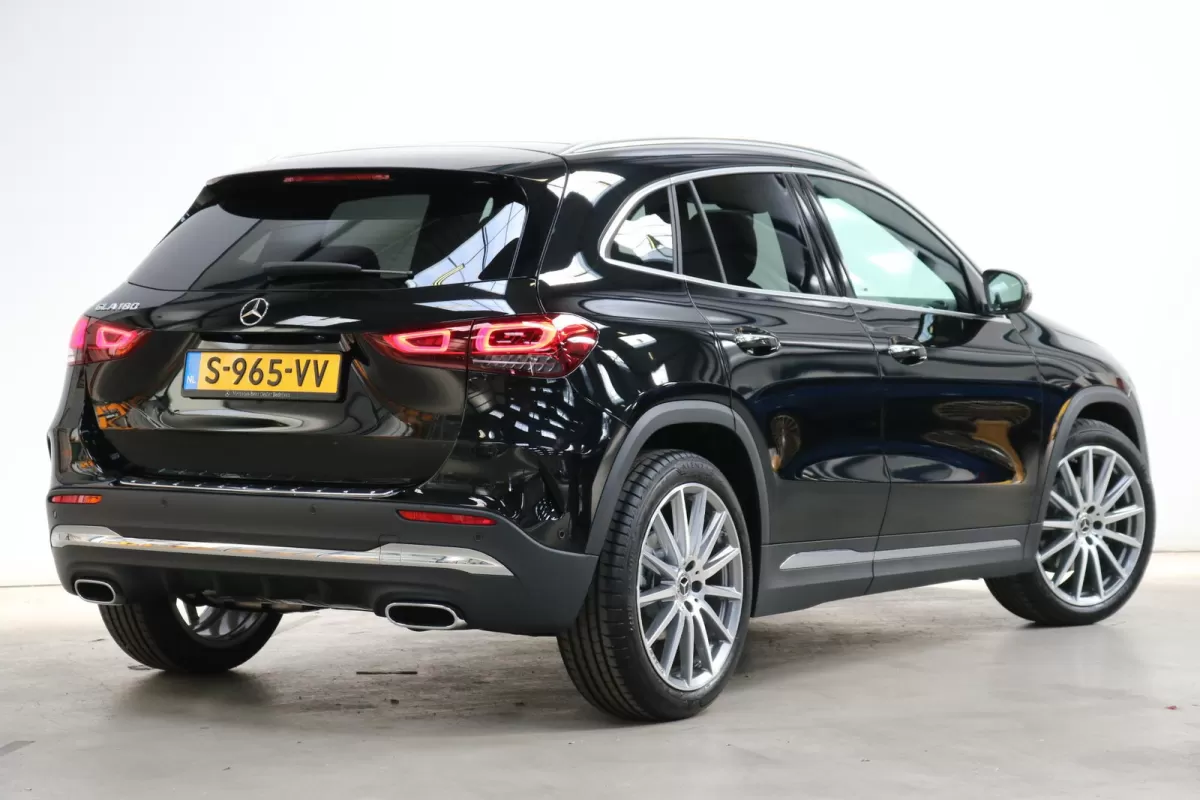 Mercedes-Benz GLA 180 AMG Line | Panorama-schuifdak