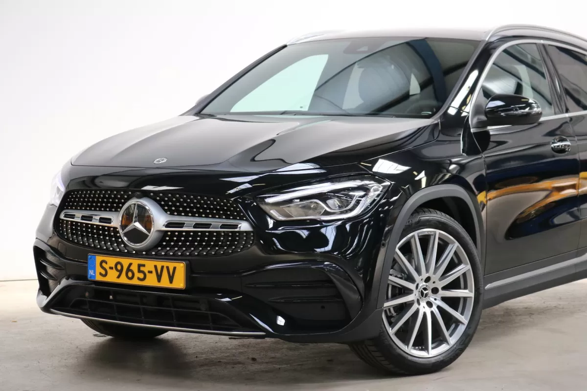 Mercedes-Benz GLA 180 AMG Line | Panorama-schuifdak